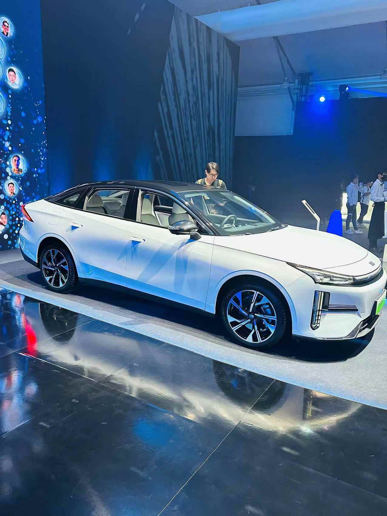 综合续航超1300km吉利银河L6正式上市_搜狐汽车_搜狐网