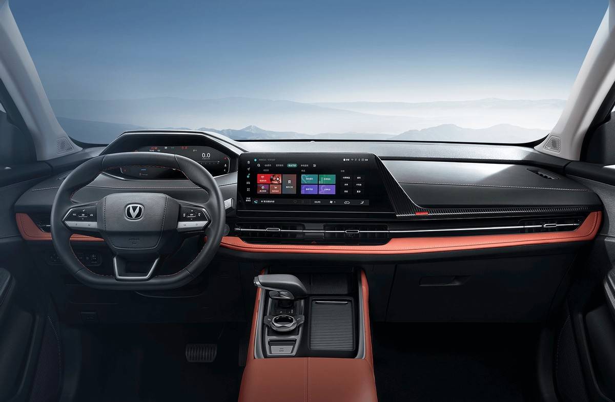 9.99万元起，第三代CS55PLUS上市，15项品质提升+2项同级首发功能_搜狐汽车_搜狐网