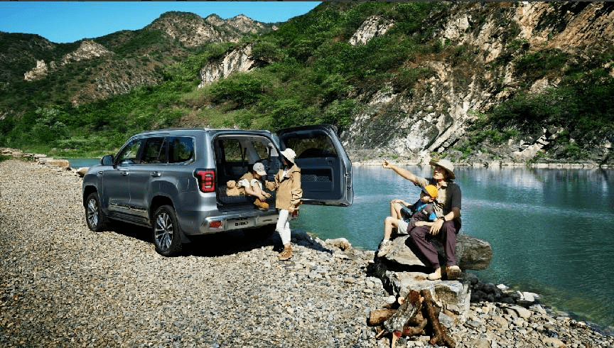 填补20-30万柴油越野车市场空白，BJ60千里版上市，售26.48万元起_搜狐汽车_搜狐网