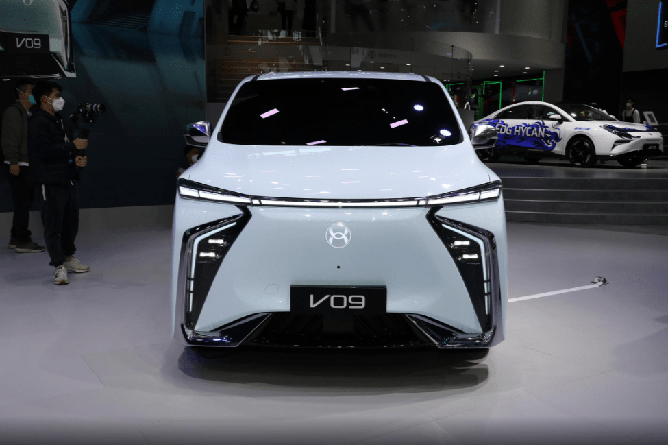 为了比拼腾势D9，合创V09有备而来，连800V快充也搬出来了_搜狐汽车_搜狐网