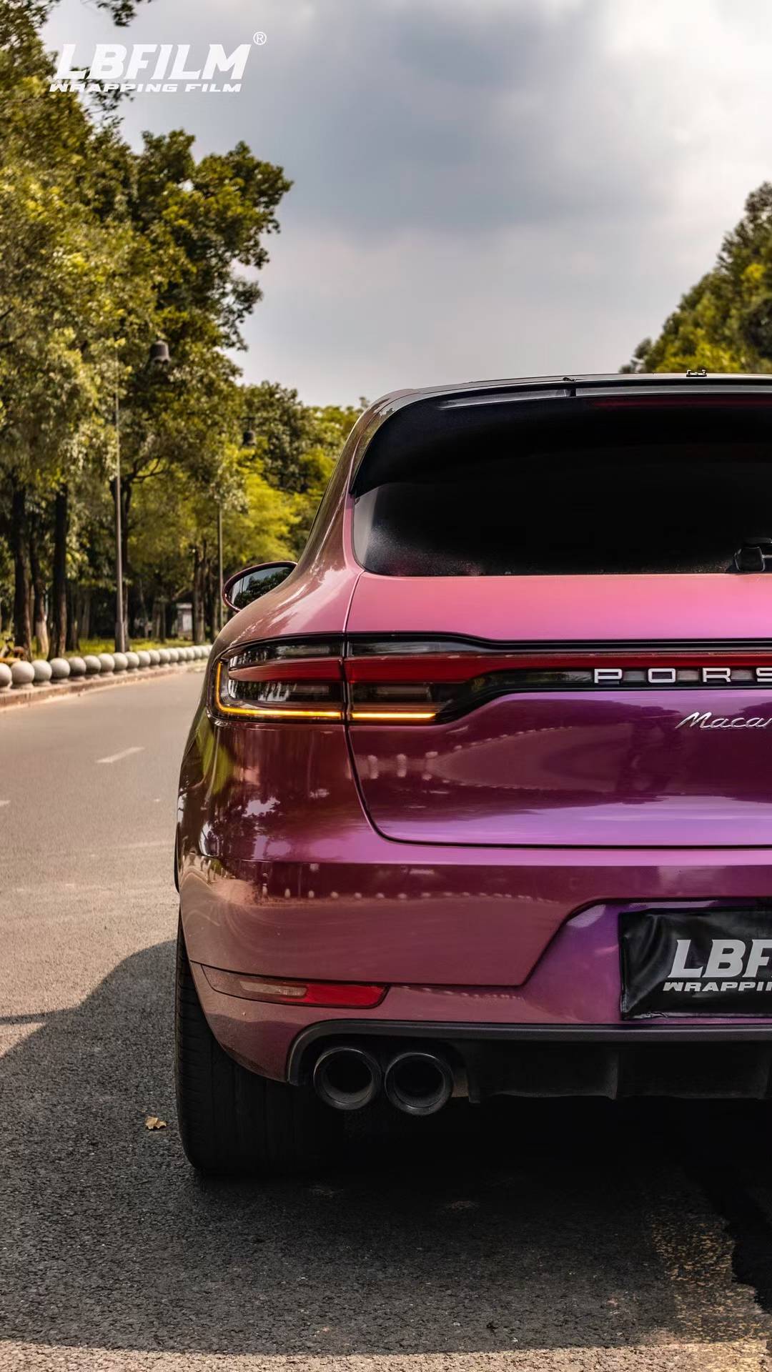 保时捷macan-LB改色膜液态金属乌梅子酱，也得要液态才够炫_搜狐汽车_搜狐网