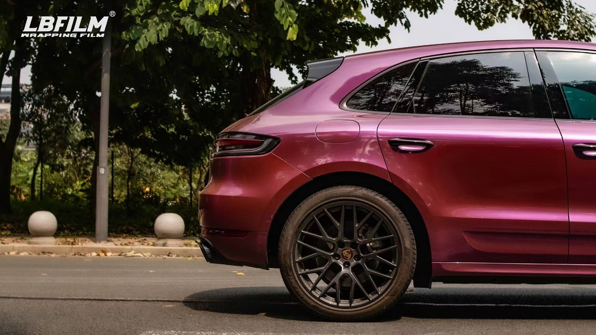 保时捷macan-LB改色膜液态金属乌梅子酱，也得要液态才够炫_搜狐汽车_搜狐网