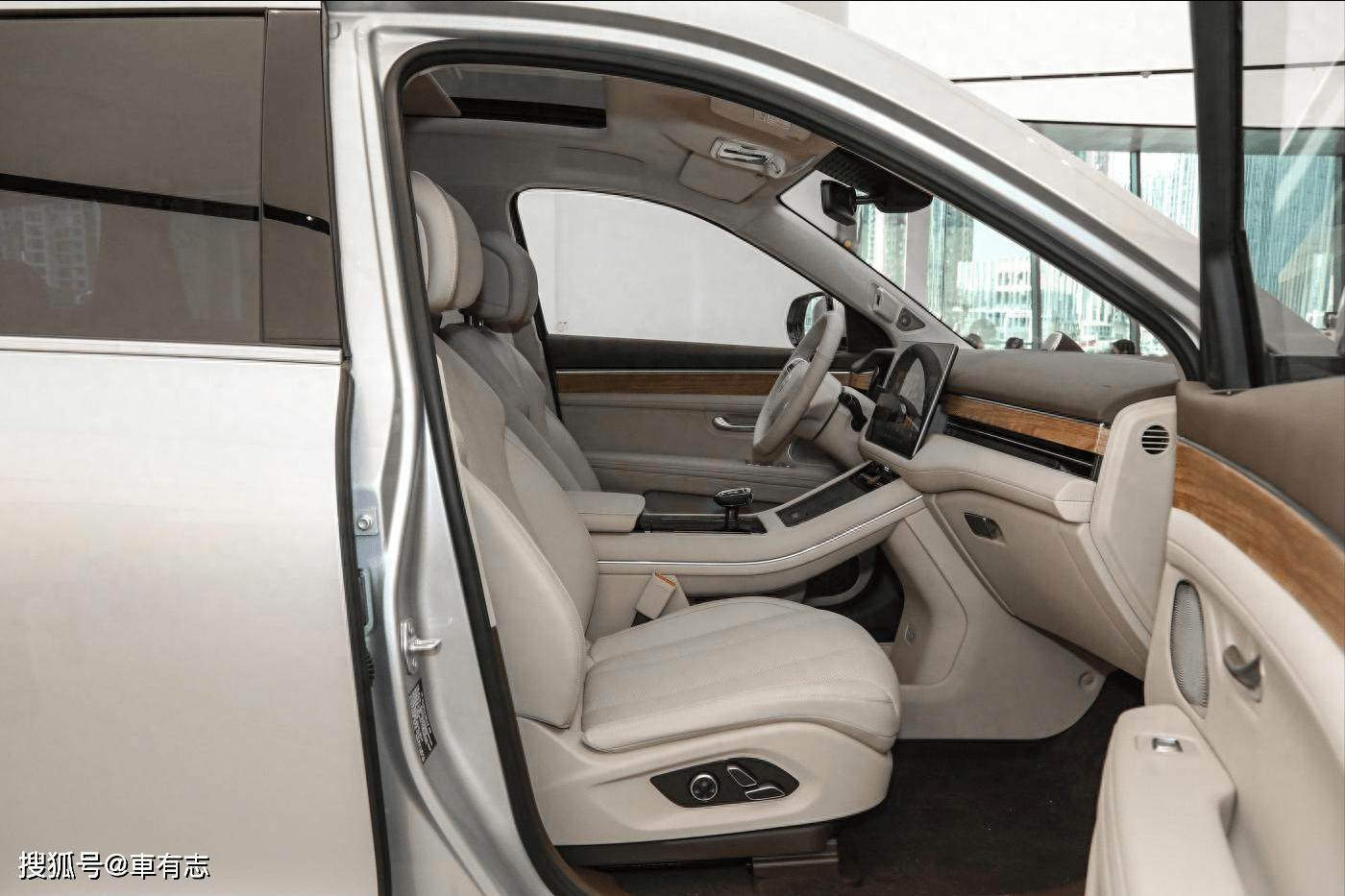 上市25天，订单突破50000台，问界新M7真的切中国人用车需求？_搜狐汽车_搜狐网