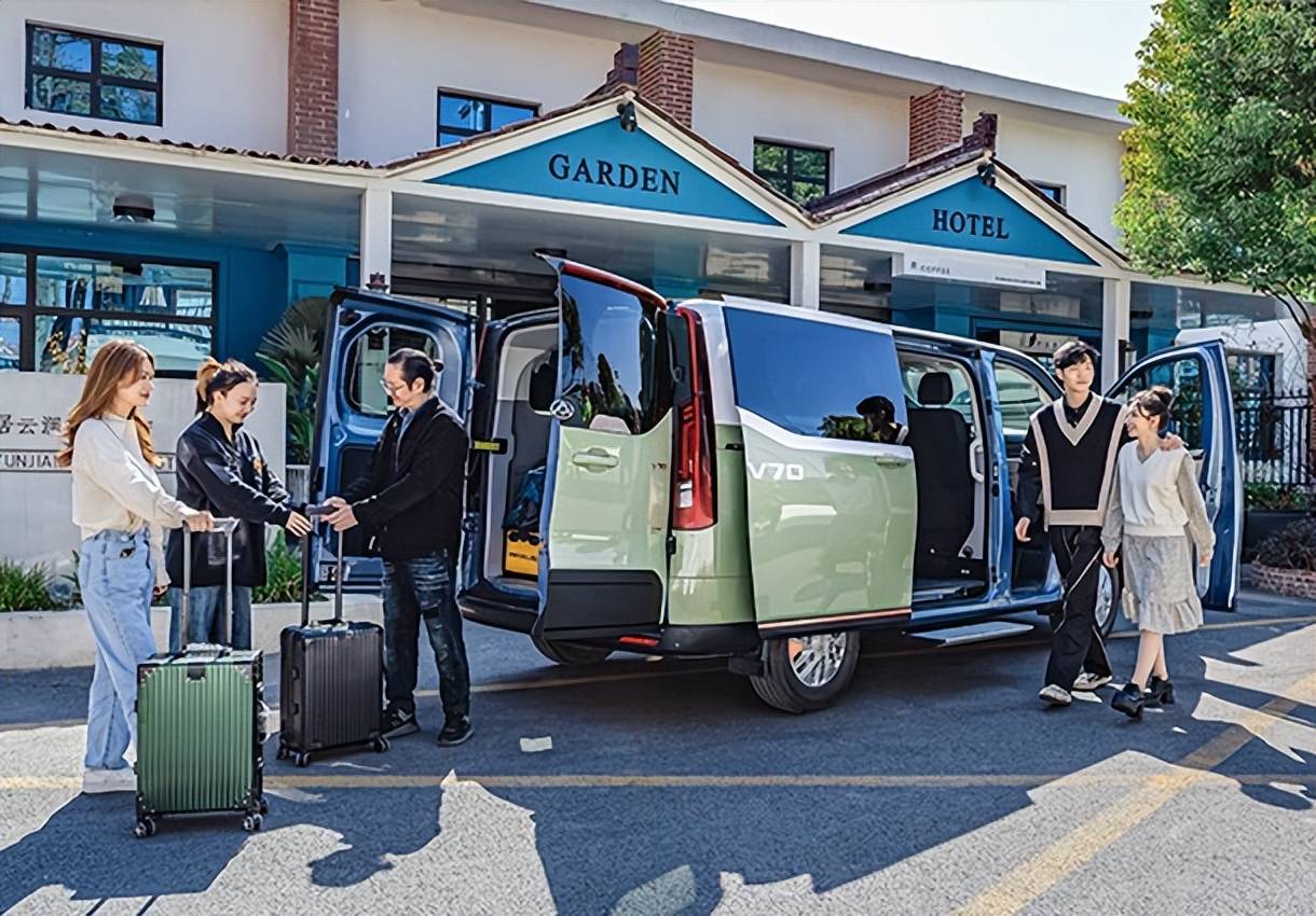 比完产品比价格，上汽大通新途V70对比福特全顺V362怎么买最划算？_搜狐汽车_搜狐网