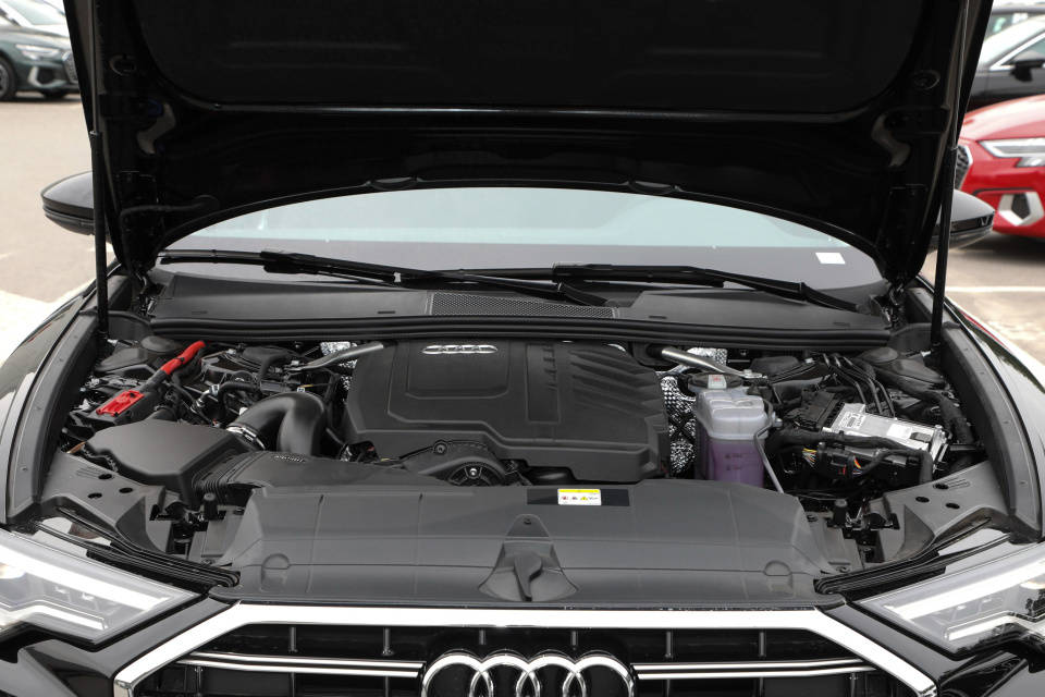 2024款奥迪A6L正式上市，售价42.79万元起，网友：还得打7折_搜狐汽车_搜狐网