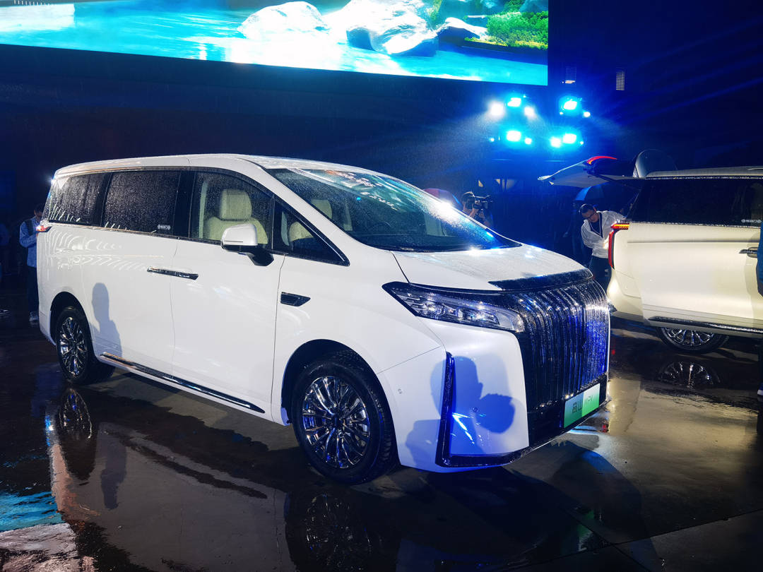 33.58万起！魏派高山DHT-PHEV：配头等舱座椅+冰箱，全家人出行的高端大七座_搜狐汽车_搜狐网