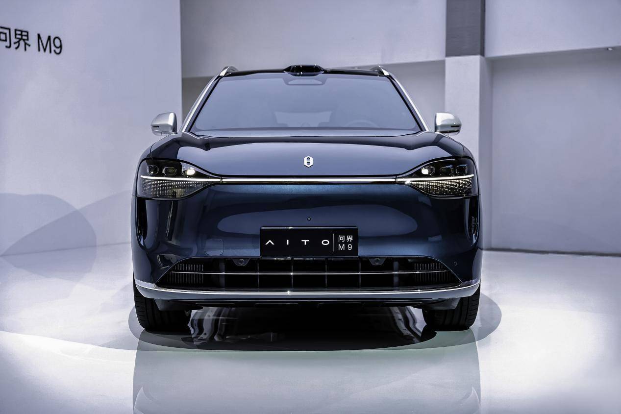 “鲲鹏”遨游天地，侧颜美出“天际”，问界M9外观设计解读_搜狐汽车_搜狐网