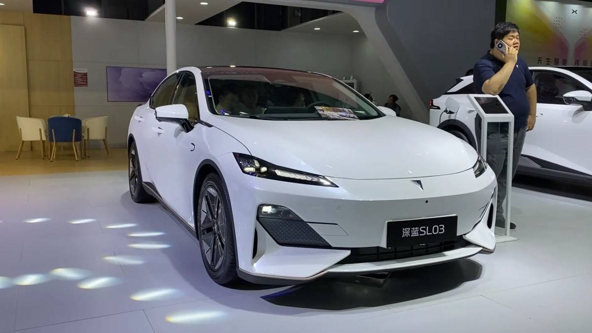 深蓝SL03超越深蓝，自己卷自己，跑出电动新驾趣_搜狐汽车_搜狐网