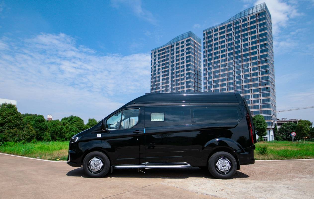 福特新全顺V362底盘,趣蜂B670和B680房车助力商务接待与家庭自驾!_搜狐汽车_搜狐网