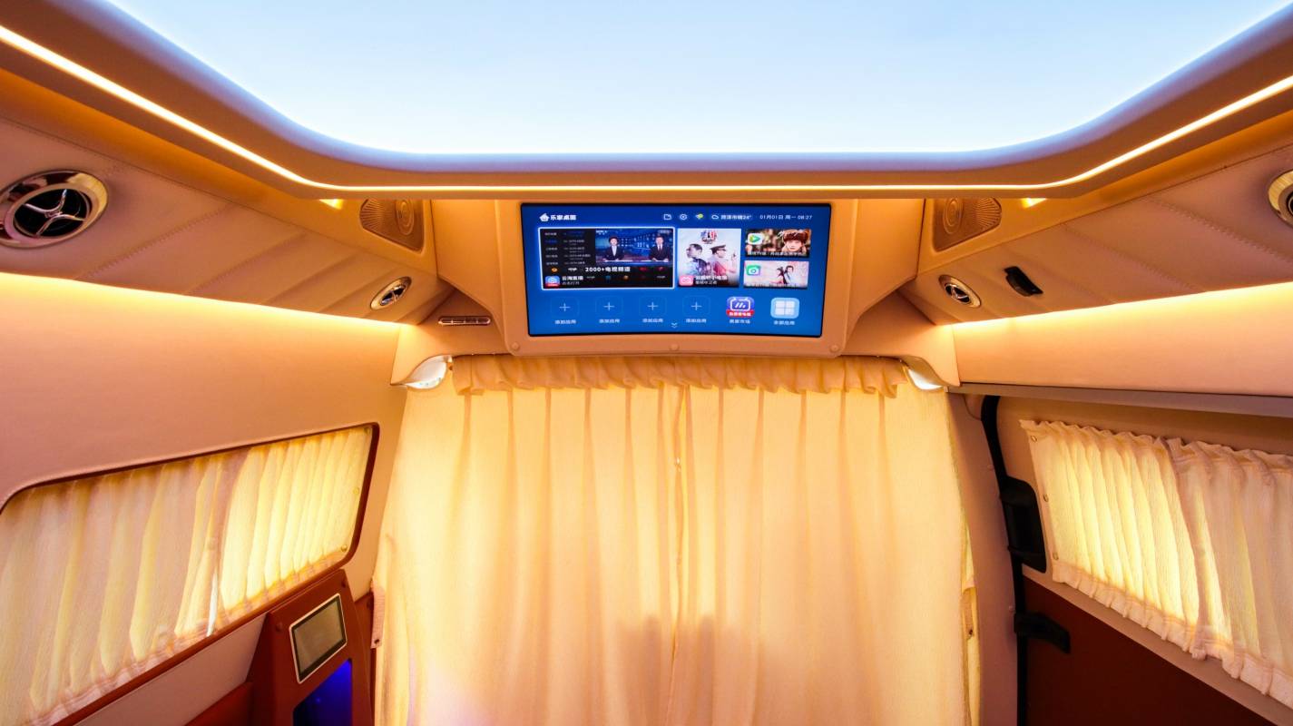 福特新全顺V362底盘,趣蜂B670和B680房车助力商务接待与家庭自驾!_搜狐汽车_搜狐网