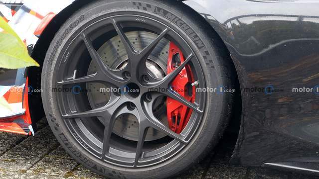 或将搭载宝马S58发动机 丰田2025款Supra GRMN谍照首曝_搜狐汽车_搜狐网