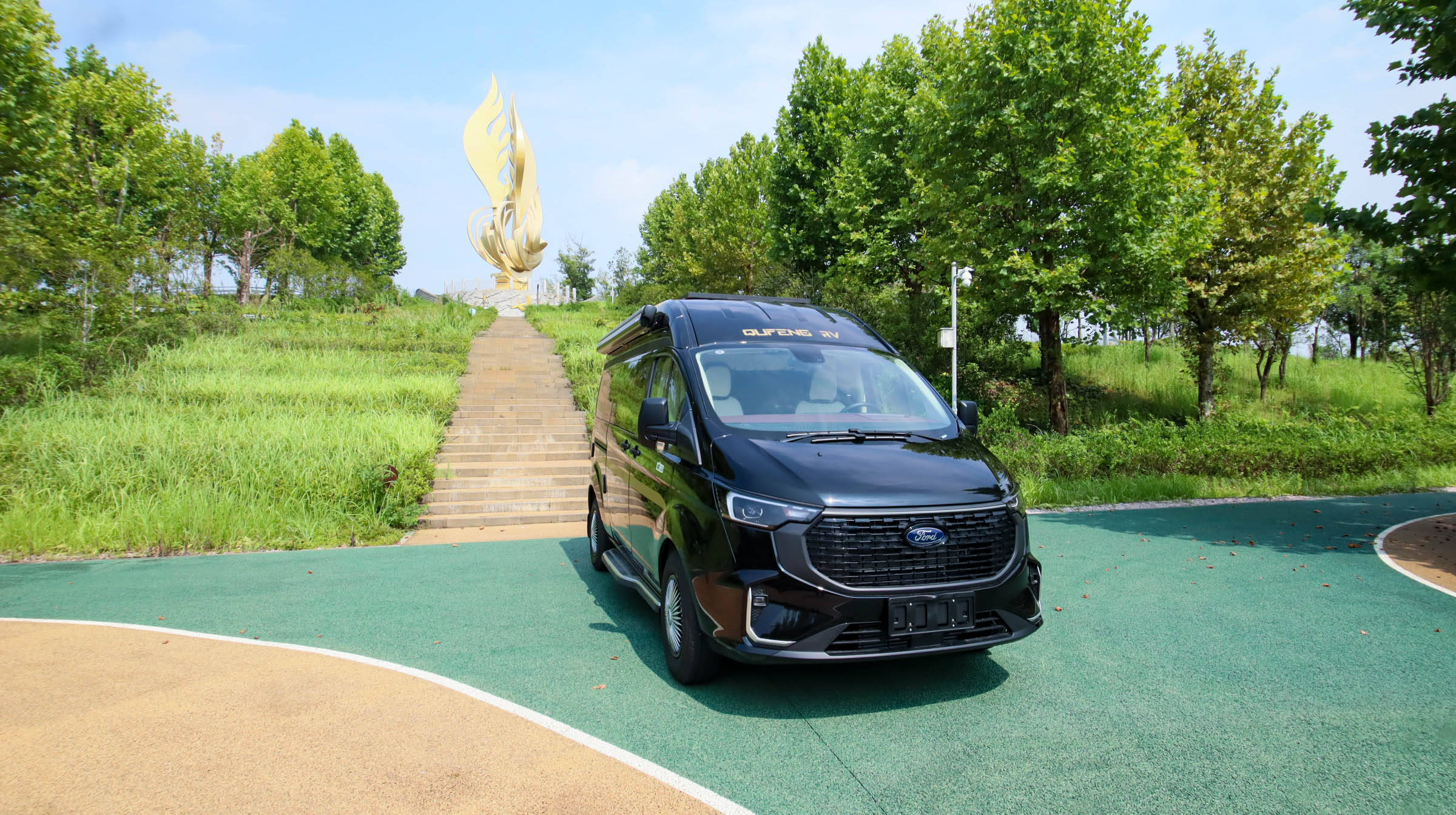 福特新全顺V362底盘,趣蜂B670和B680房车助力商务接待与家庭自驾!_搜狐汽车_搜狐网