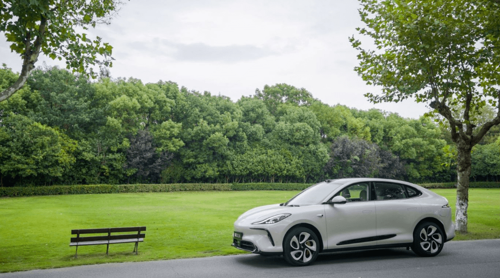 “准900V性能平台”，最快3.48秒破百，智己LS6有多卷？_搜狐汽车_搜狐网