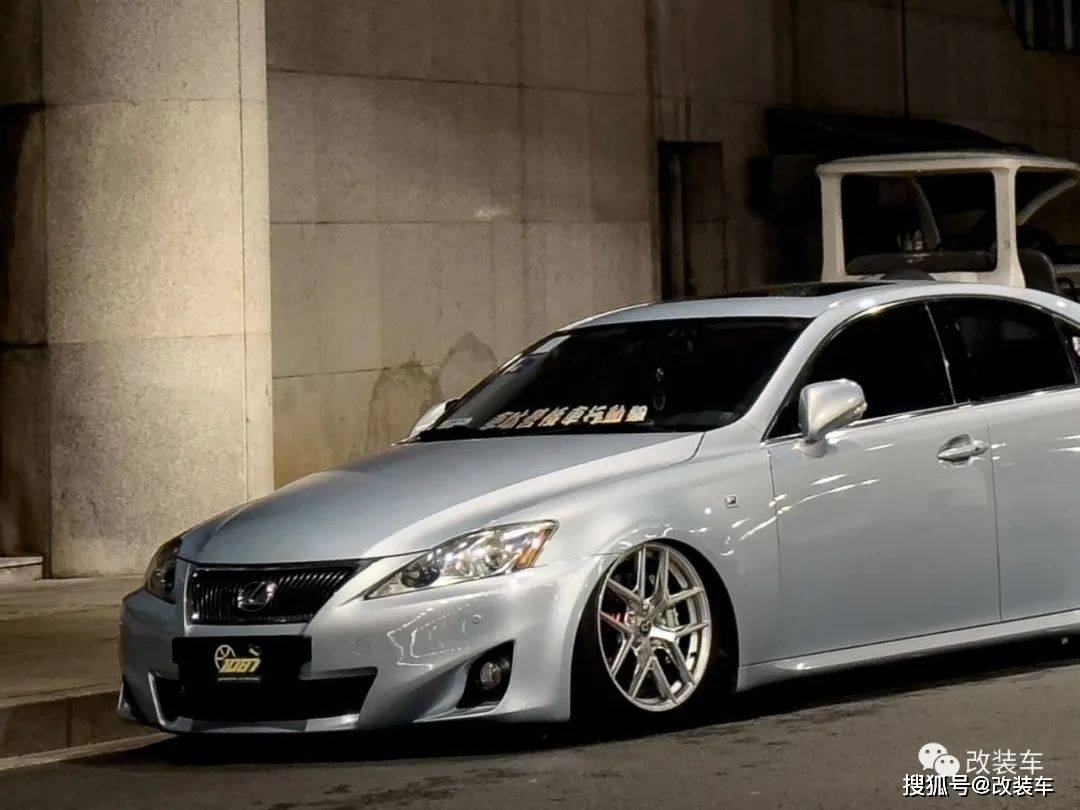 气动姿态风的雷克萨斯IS250，简简单单改一番就能很帅_搜狐汽车_搜狐网