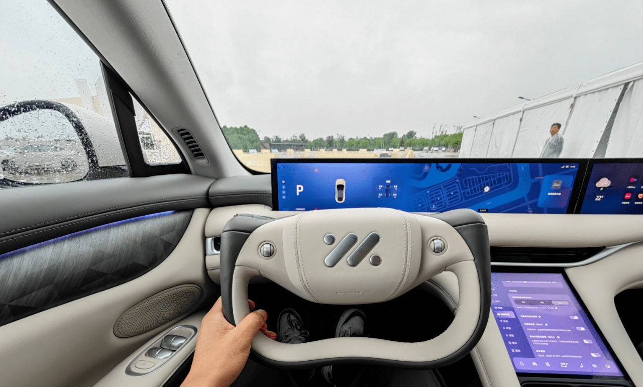 抛开成见，智己LS6和Model Y比，谁更强？_搜狐汽车_搜狐网