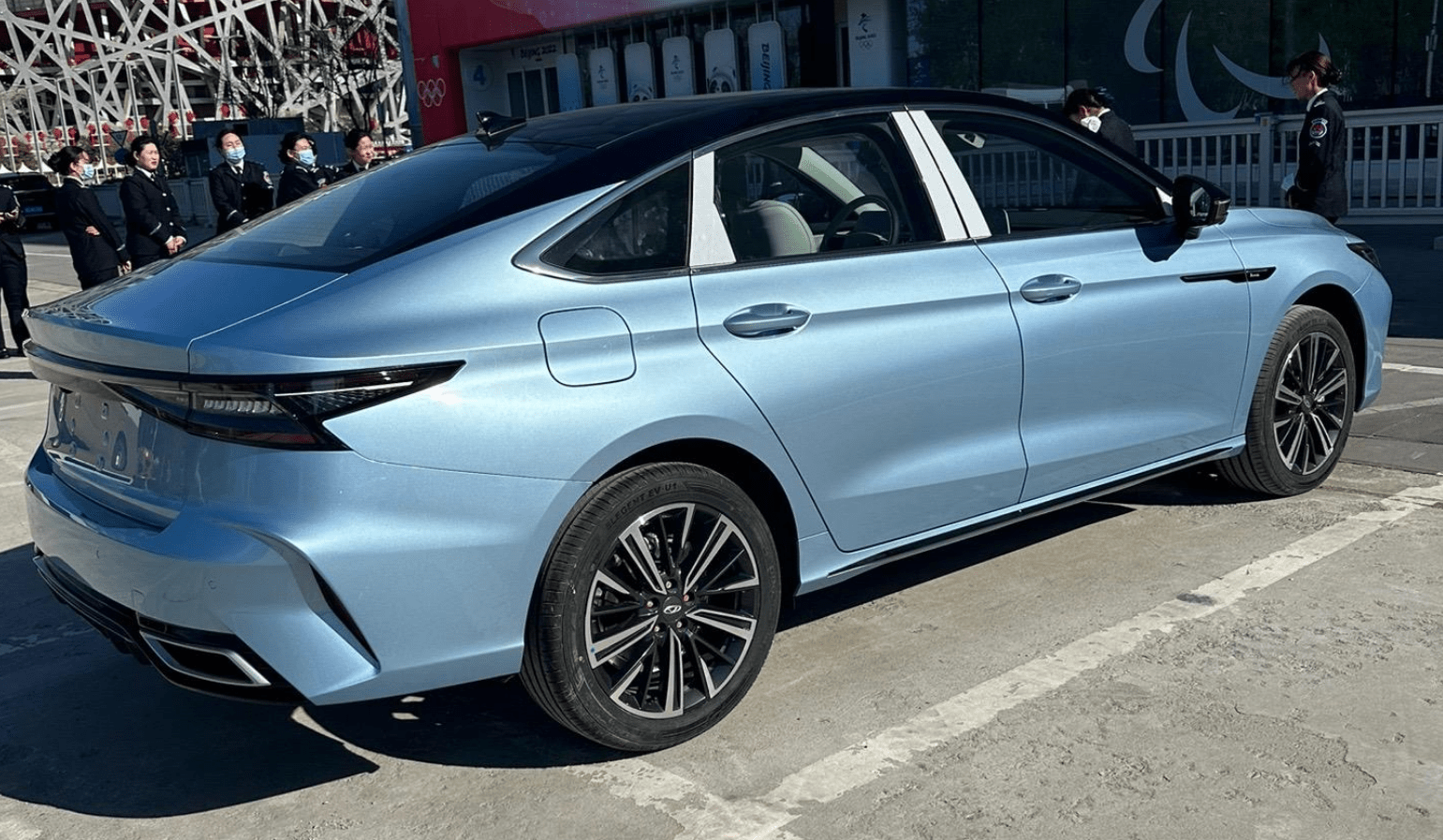 奇瑞风云A8实车曝光，大过秦PLUS DM-i，续航超1400km+4.2L油耗_搜狐汽车_搜狐网