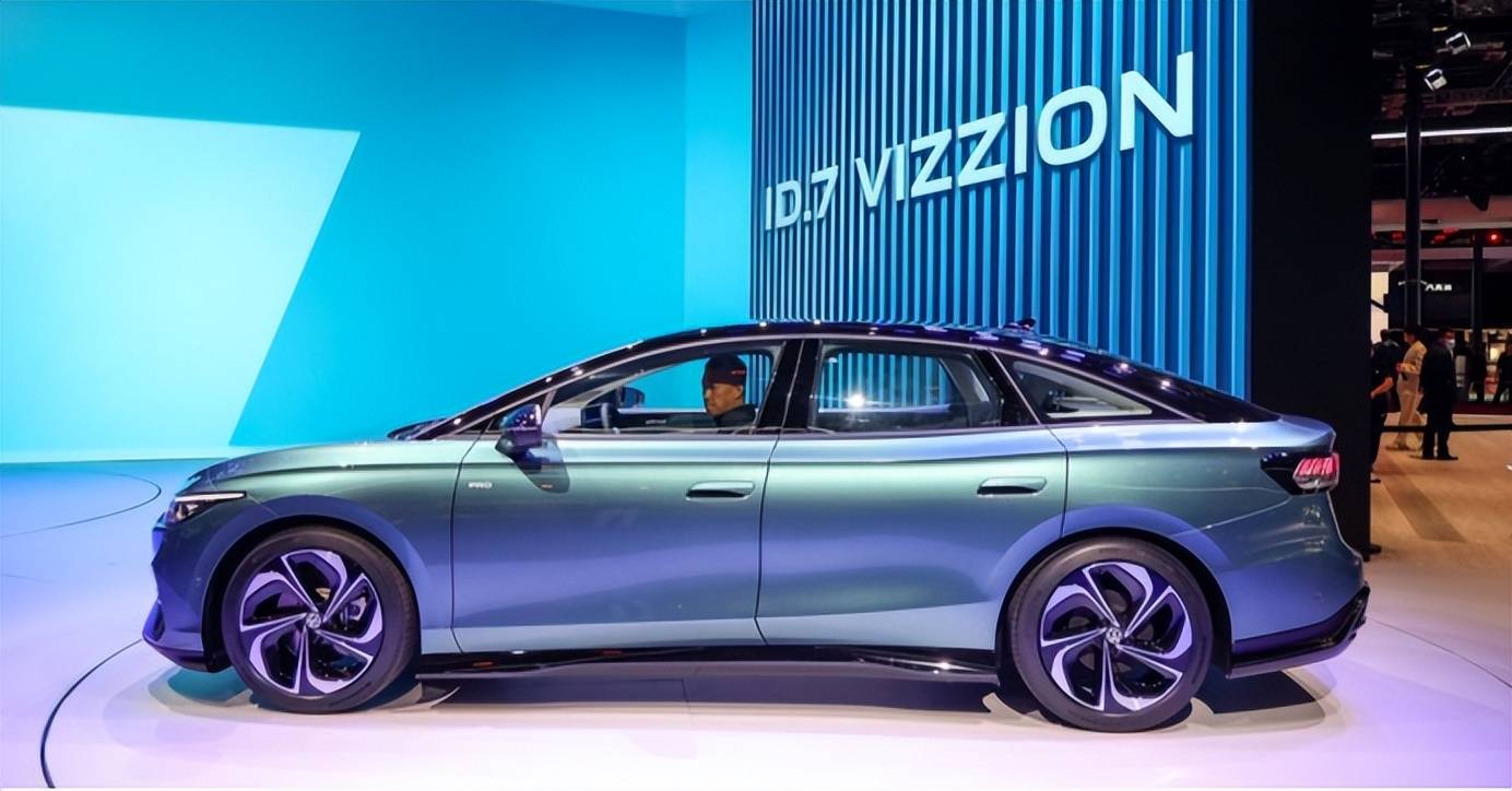 一汽-大众ID.7 VIZZION纯电轿车揭幕，刷新续航里程预期！_搜狐汽车_搜狐网