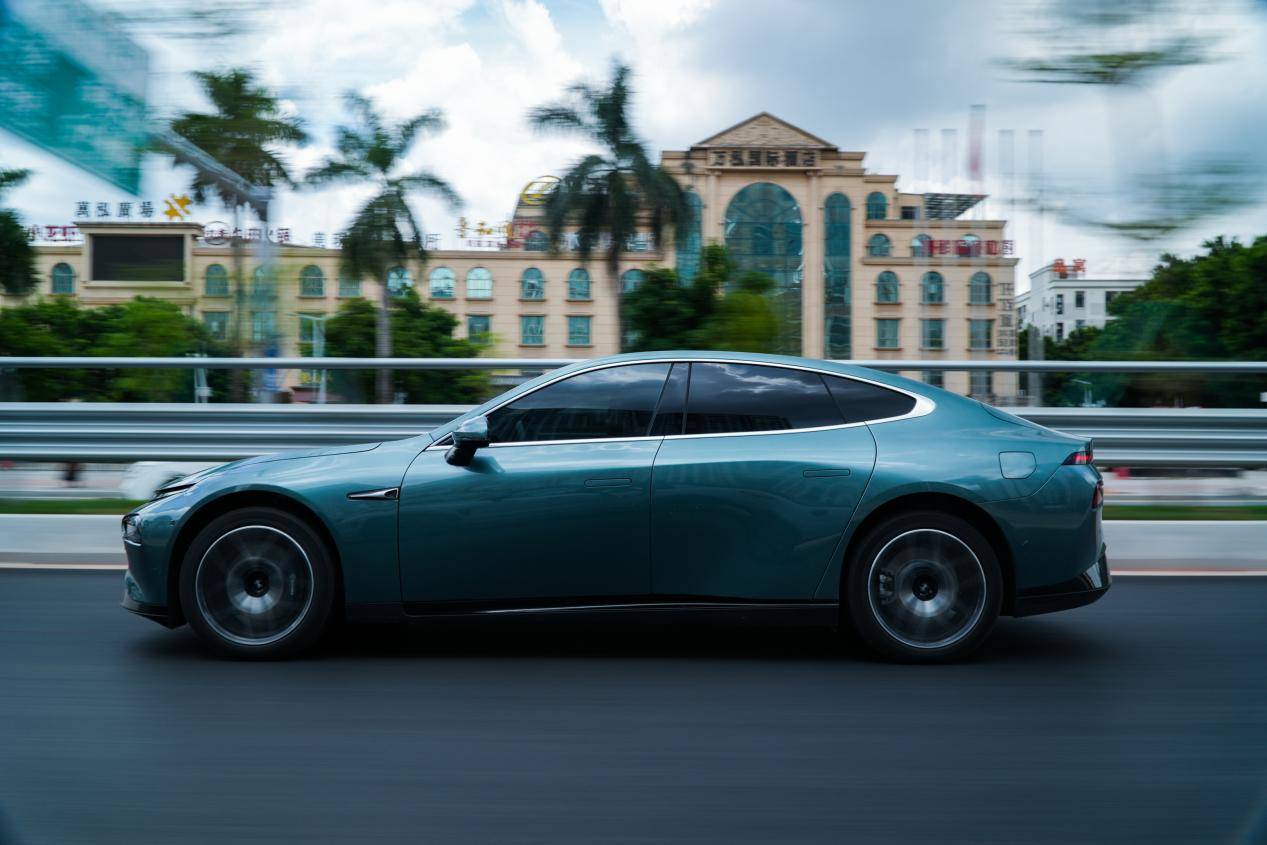 智驾门槛进一步下探 小鹏P7i新车型售价22.39万起_搜狐汽车_搜狐网