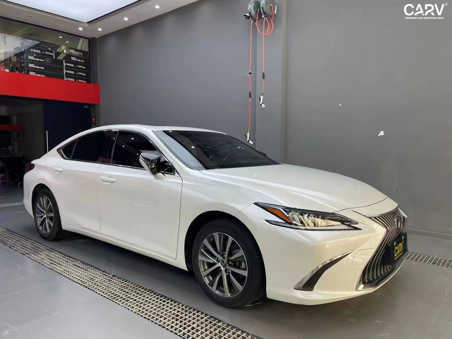 雷克萨斯ES300h卡孚改色膜白金液态金属白，定格个性姿态_搜狐汽车_搜狐网