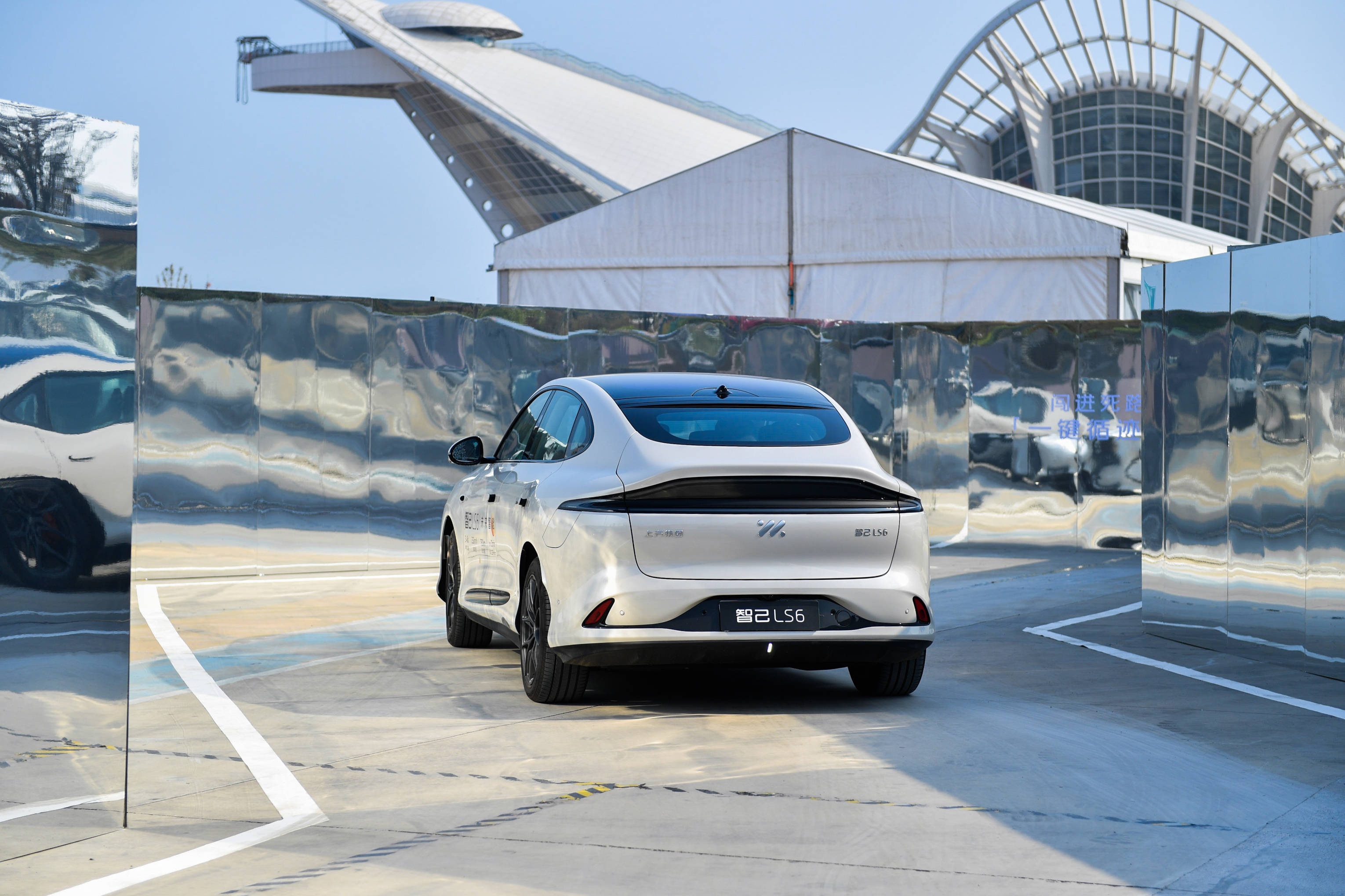 体验智己LS6，“未来智舱”亮眼，零百加速3.48秒令人印象深刻_搜狐汽车_搜狐网