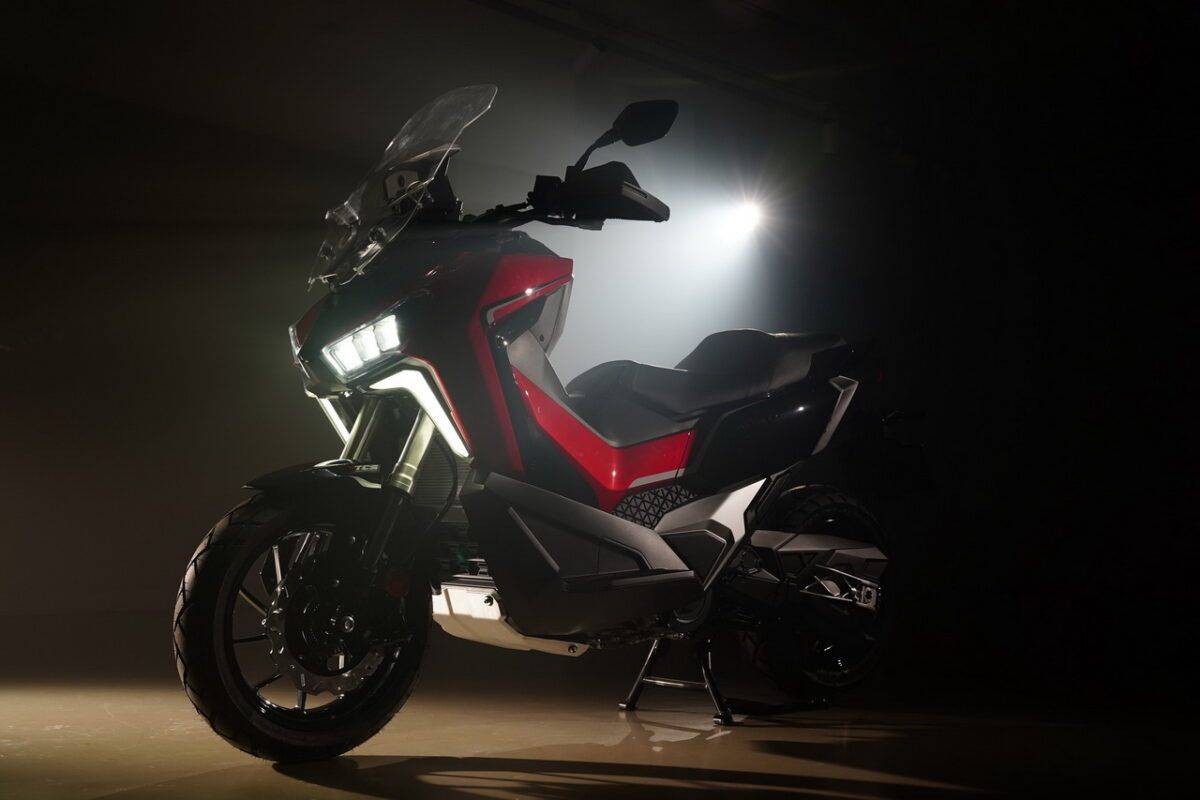 SYM全球战略车型，多功能ADXTG400概念车_搜狐汽车_搜狐网