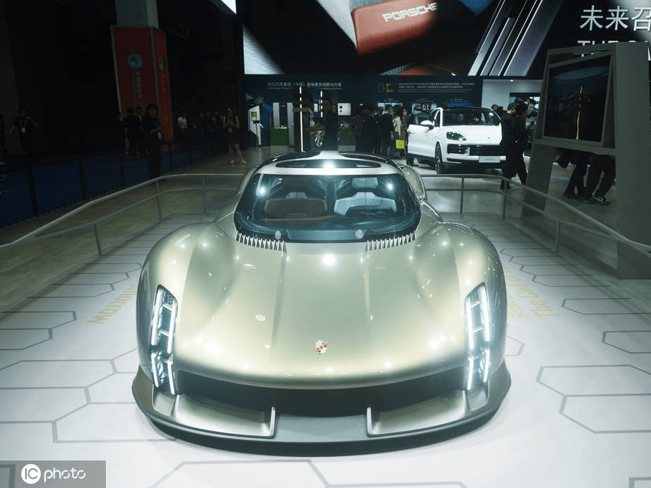 保时捷纯电动概念超级跑车Mission X亮相进博会-搜狐大视野-搜狐新闻
