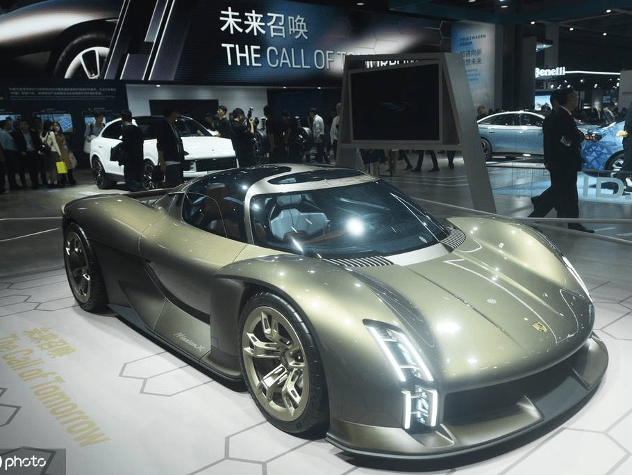 保时捷纯电动概念超级跑车Mission X亮相进博会-搜狐大视野-搜狐新闻