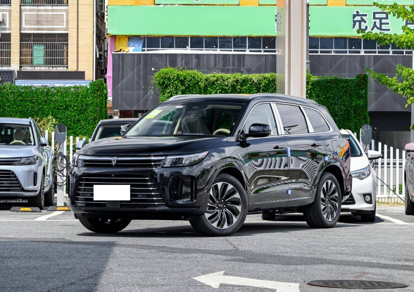 20多万买中大型SUV，新问界M7不输BBA，但这台车才更高端_搜狐汽车_搜狐网