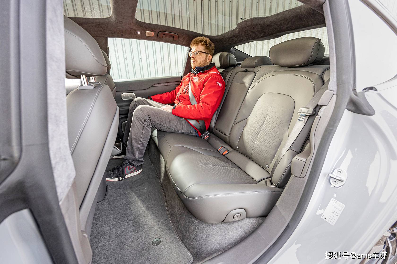 全力以赴：蔚来ET7和保时捷Taycan GTS_搜狐汽车_搜狐网