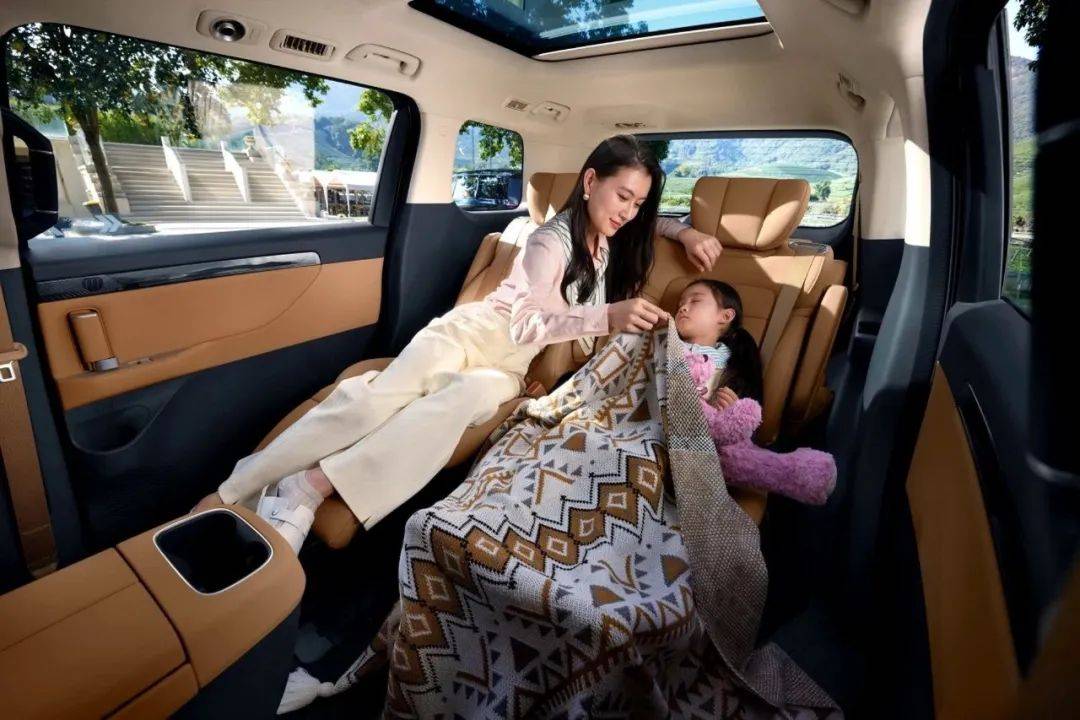 2023广州车展中高端MPV“大打出手”，传祺E8凭啥成为爆款显眼包？_搜狐汽车_搜狐网