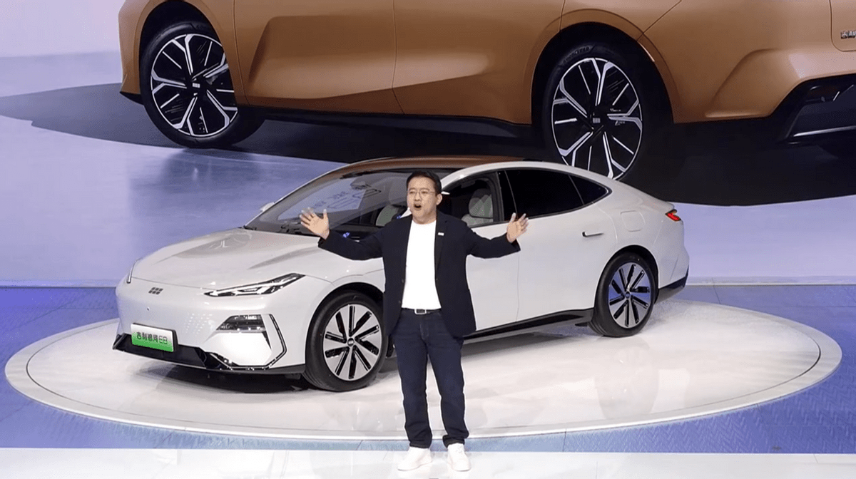 充电5分钟续航180km，吉利银河E8真的要超车了_搜狐汽车_搜狐网