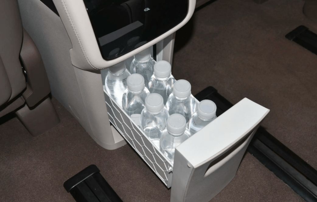 对比腾势D9 DM-i，传祺E9空间小配置低，还值得入手吗_搜狐汽车_搜狐网