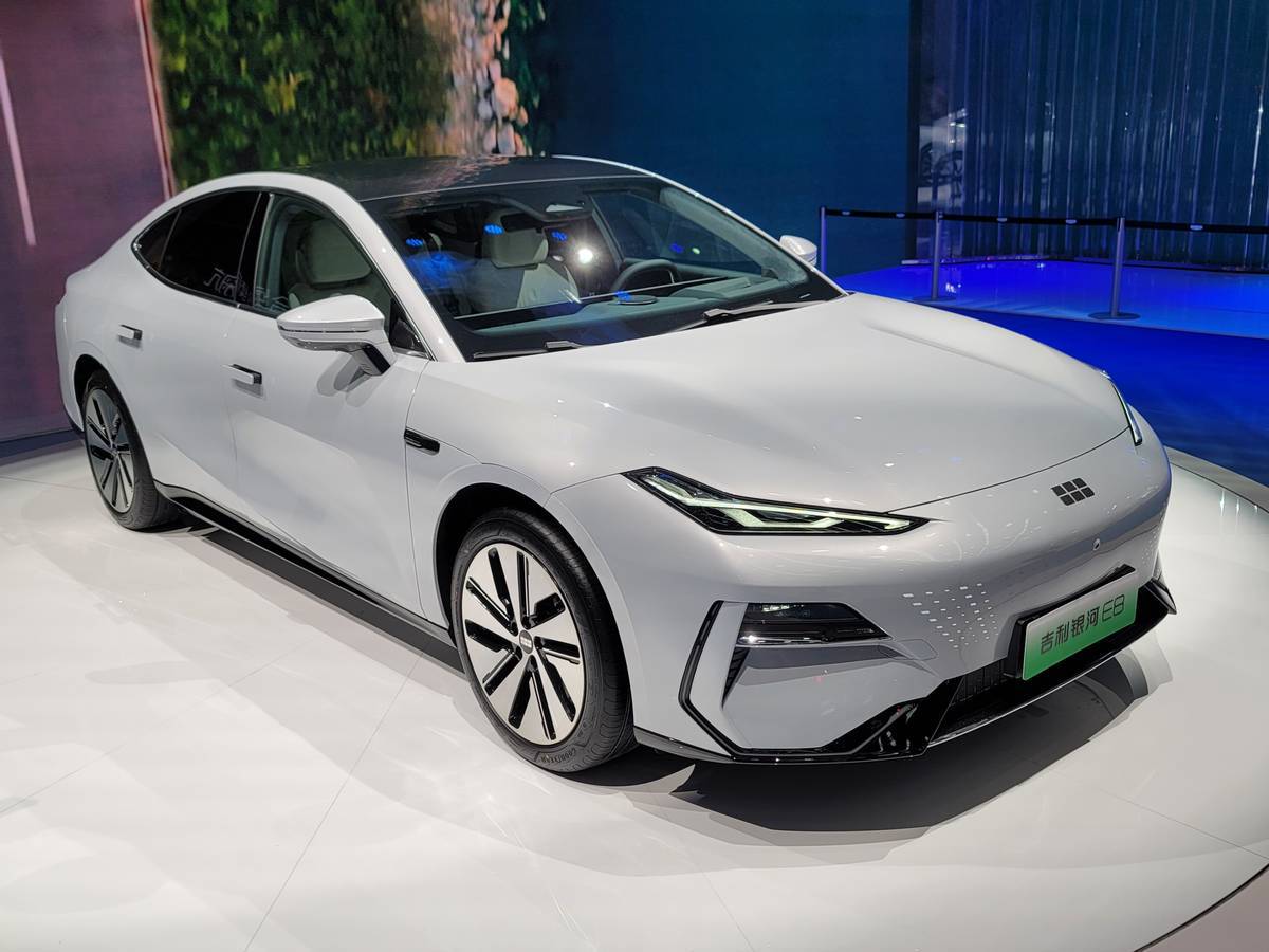 充电 5 分钟，续航 180km！吉利银河 E8 广州车展成焦点_搜狐汽车_搜狐网