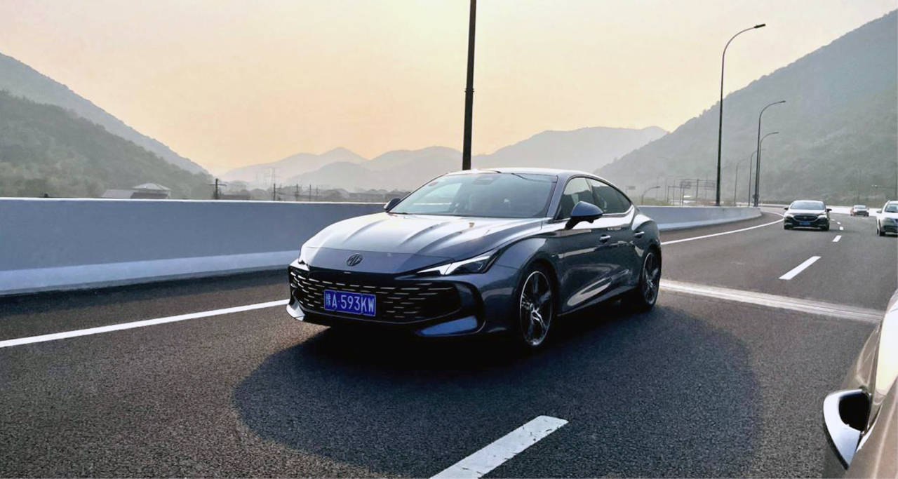 燃油车也智能，体验升级高速NGP之后的MG7_搜狐汽车_搜狐网