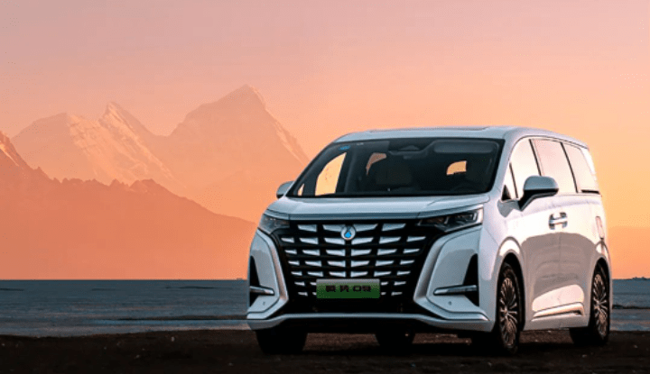 反手掏出一个同级超值，瑞风RF8让E9、D9破防了_搜狐汽车_搜狐网