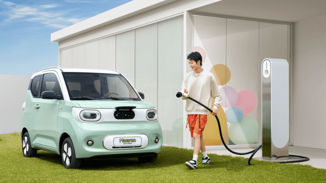 深度试驾宏光MINIEV第三代马卡龙：续航215公里，这款纯电小车更酷了！_搜狐汽车_搜狐网