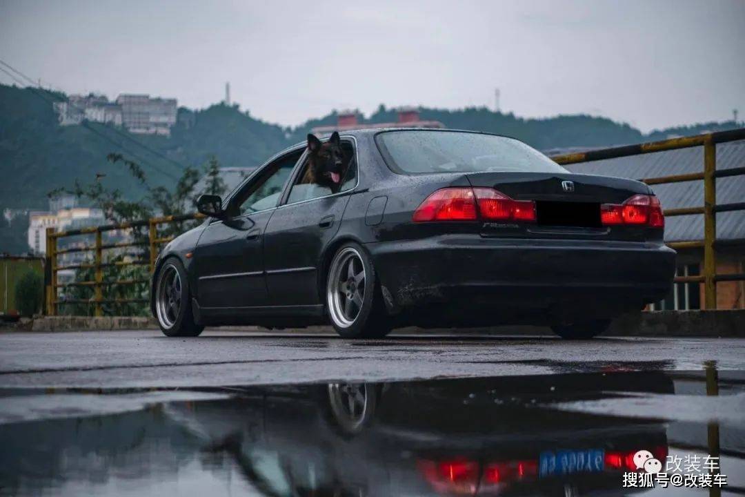 SPOON涂装加持的本田雅阁CG5，让这辆"老家伙"看起来很暴力_搜狐汽车_搜狐网