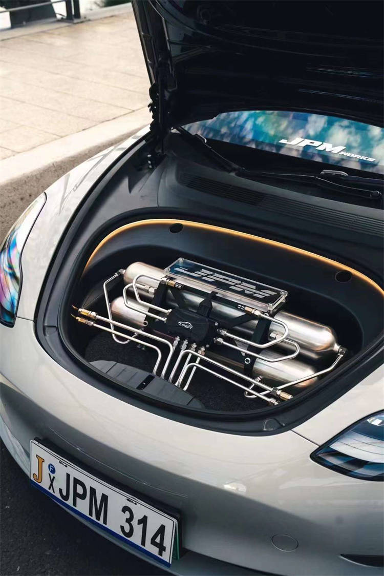 草莓熊风格 特斯拉model3改装AIRBFT空气悬挂案例_搜狐汽车_搜狐网