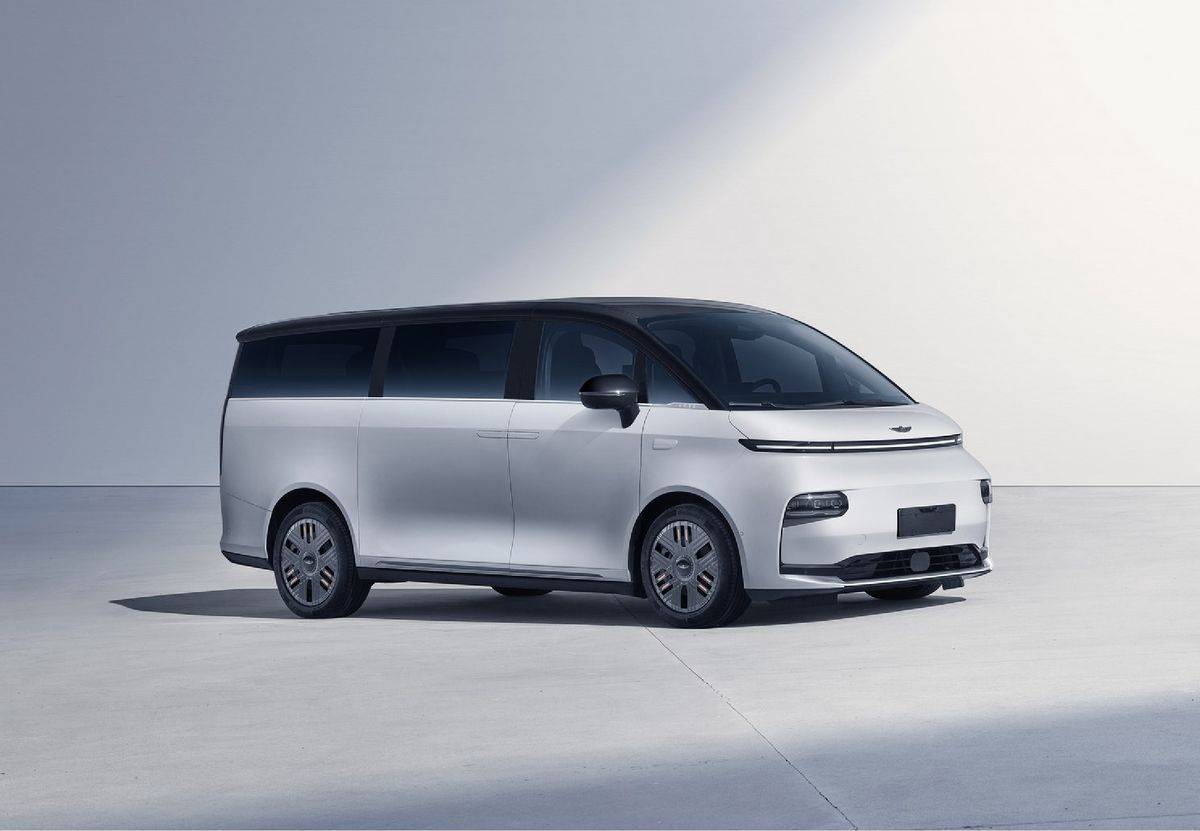 吉利高端纯电MPV曝光，设计酷似理想MEGA，定名源自空客A380？_搜狐汽车_搜狐网