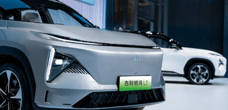 吉利银河L7VS宋plus-dmi：15-20万预算内到底选谁？_搜狐汽车_搜狐网