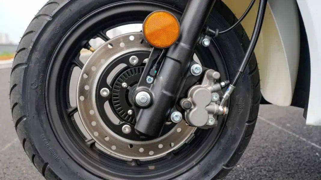 极致动力+极致安全—9999元VPS125极致版测评 上_搜狐汽车_搜狐网