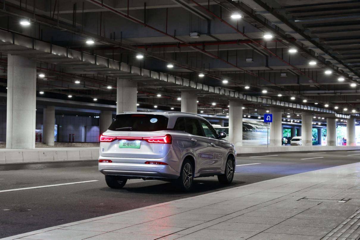 限时抢购价9.98万元！蓝电E5对比CS75 PLUS确实值得买？_搜狐汽车_搜狐网