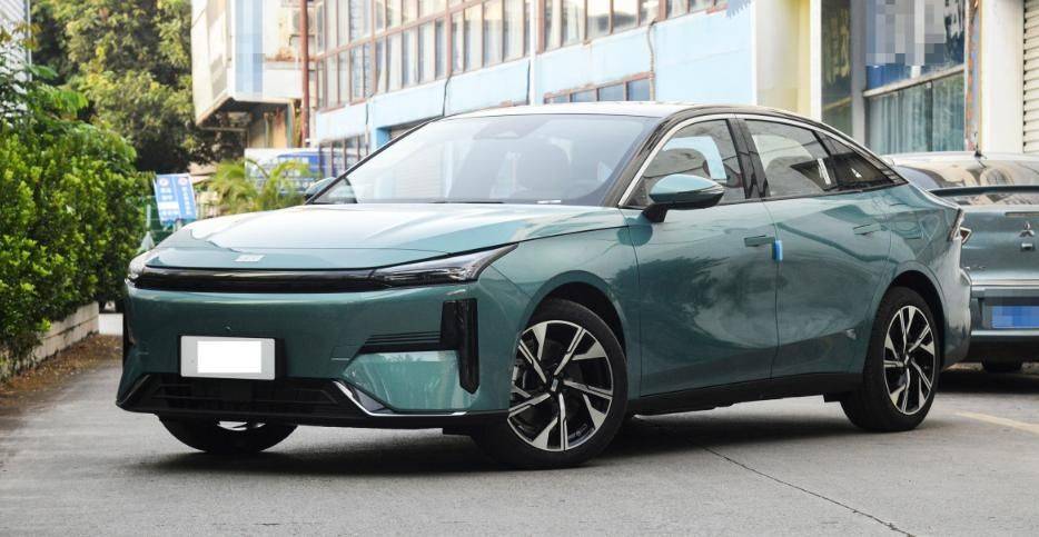 秦PLUS DM-i、深蓝SL03恐被抛弃，家轿新秀吉利银河L6称王_搜狐汽车_搜狐网