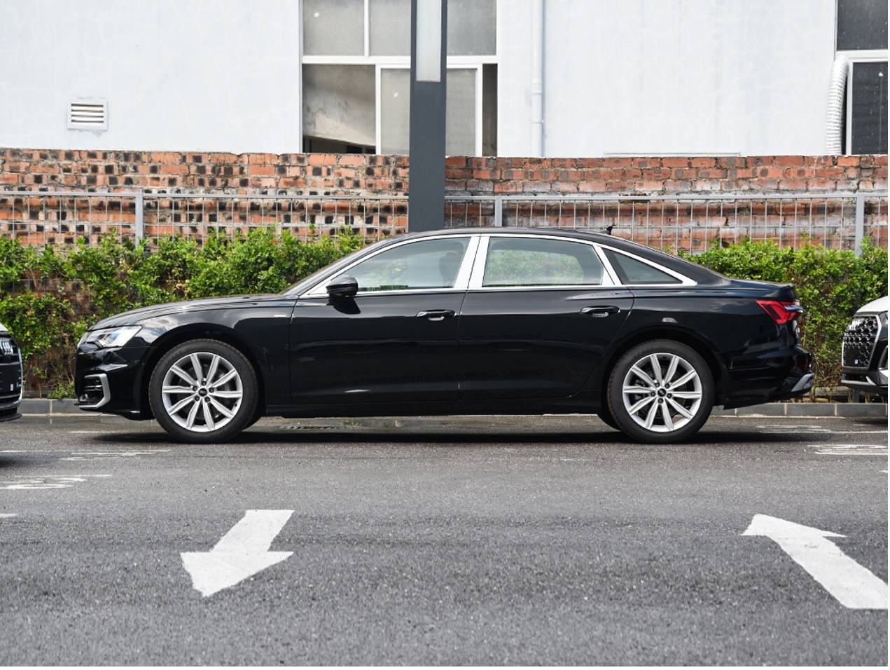 实锤！产品力完胜！岚图追光PHEV全面碾压A6L_搜狐汽车_搜狐网