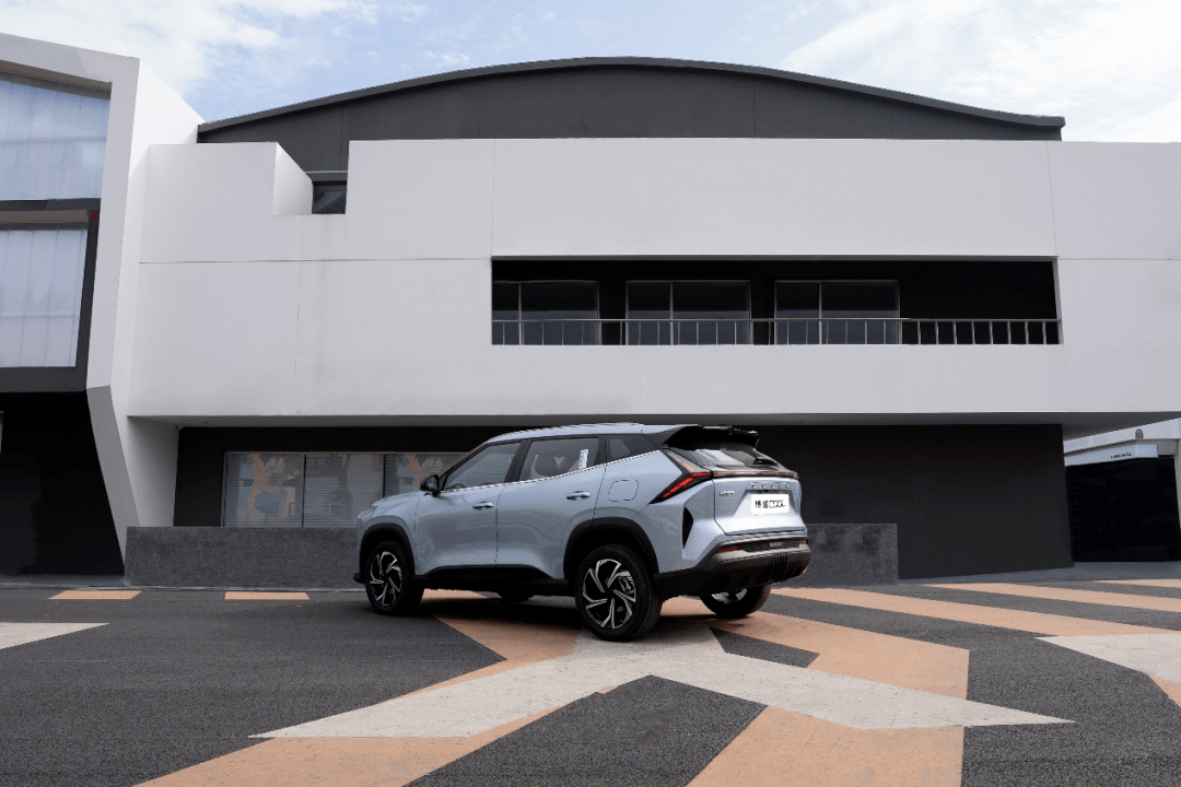 博越COOL朋友版限时价8.98万元，配8155芯片和13.2英寸大屏_搜狐汽车_搜狐网