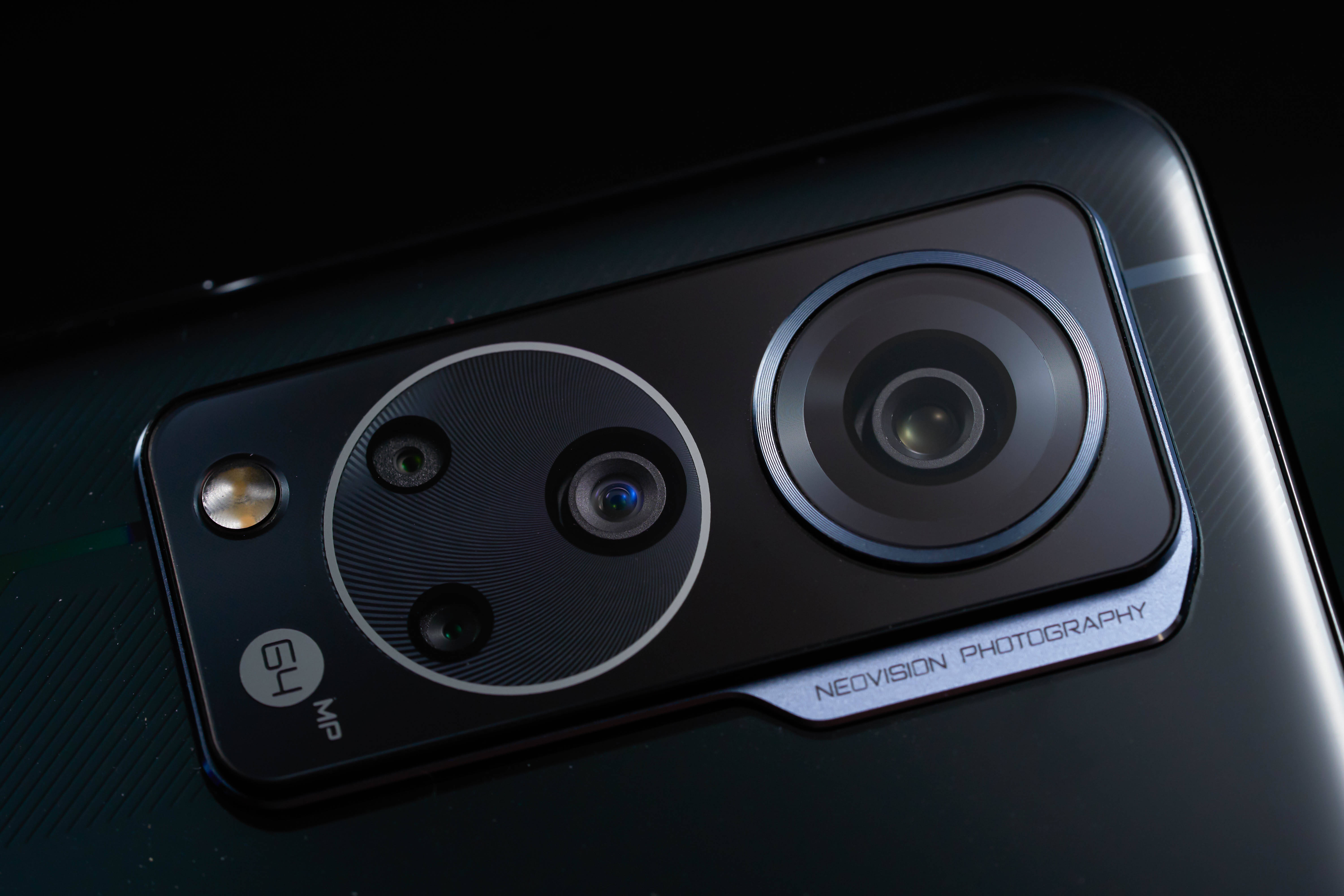 中兴Axon 30 5G图赏：搭载第二代屏下摄像技术-搜狐大视野-搜狐新闻