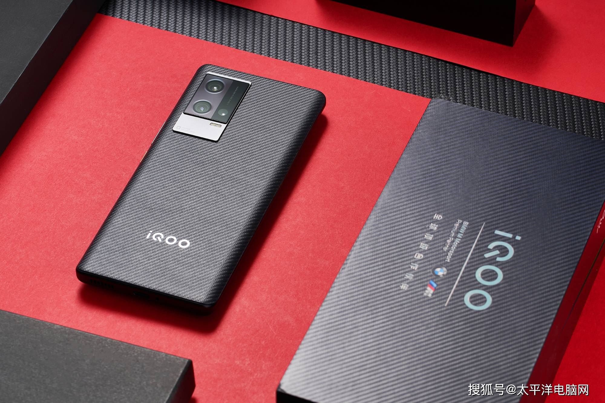 iQOO8 Pro图赏：沉稳低调外观下的硬核之心-搜狐大视野-搜狐新闻