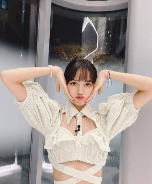 LISA首张单曲回归预告照-搜狐大视野-搜狐新闻