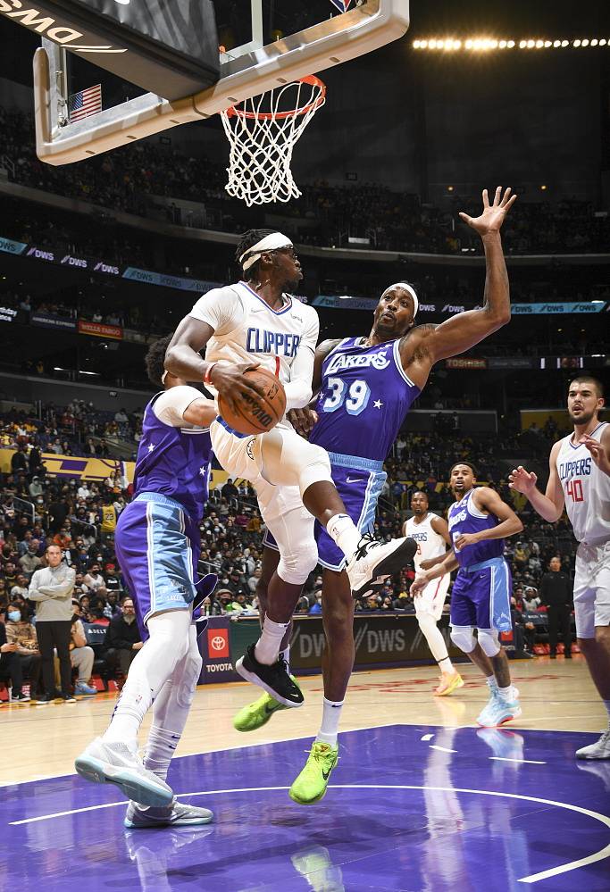 詹姆斯复出得到23分11篮板，湖人115-119不敌快船-搜狐大视野-搜狐新闻