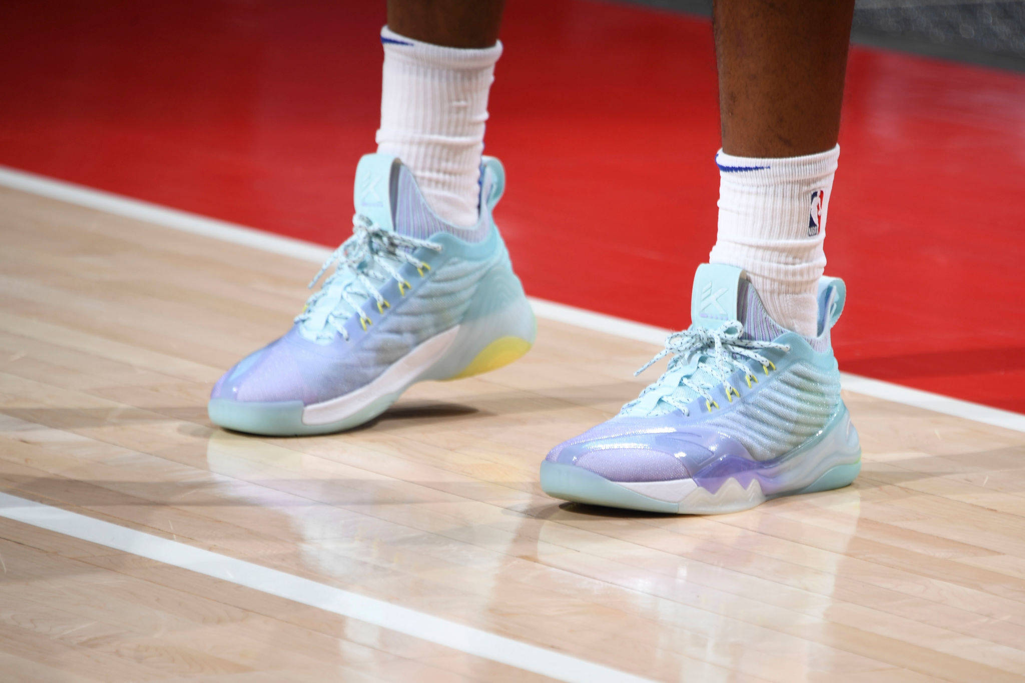 1月17日NBA球鞋上脚，安踏KT6、匹克大三角-搜狐大视野-搜狐新闻